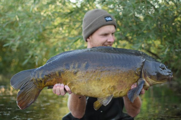 Carp Fishing ~ A week at Abbey Lakes by Ash Bailey - Gardner Tackle