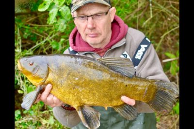 Coarse Fishing - Spring Tench Fishing Part 2 - Rob Young - Gardner Tackle